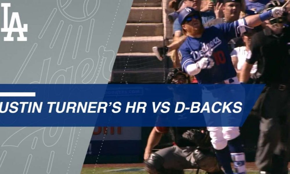 Justin Turner slugs a MAMMOTH shot to left field - Crush That Sports
